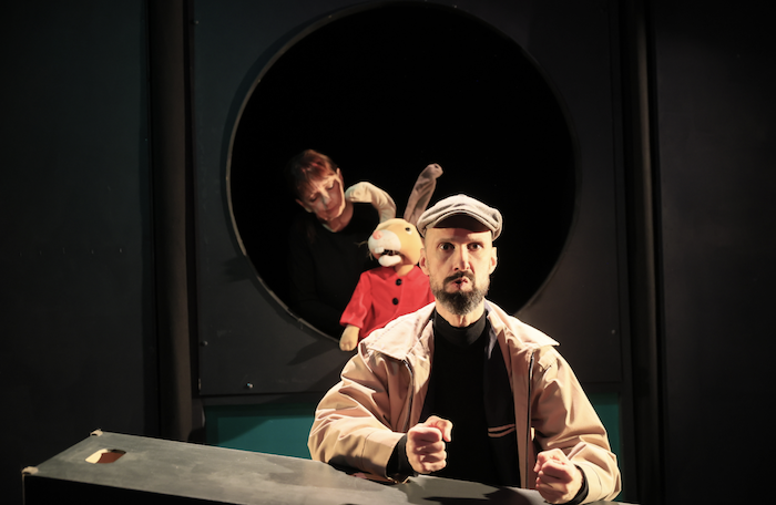 Kritik: Rosi in der Geisterbahn, Theater Feuerblau - KUMA.at